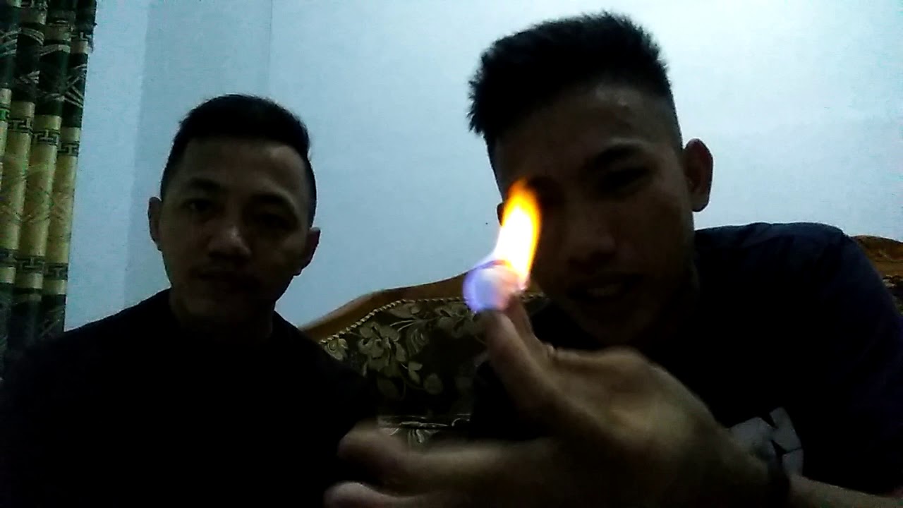 Bermain api - YouTube