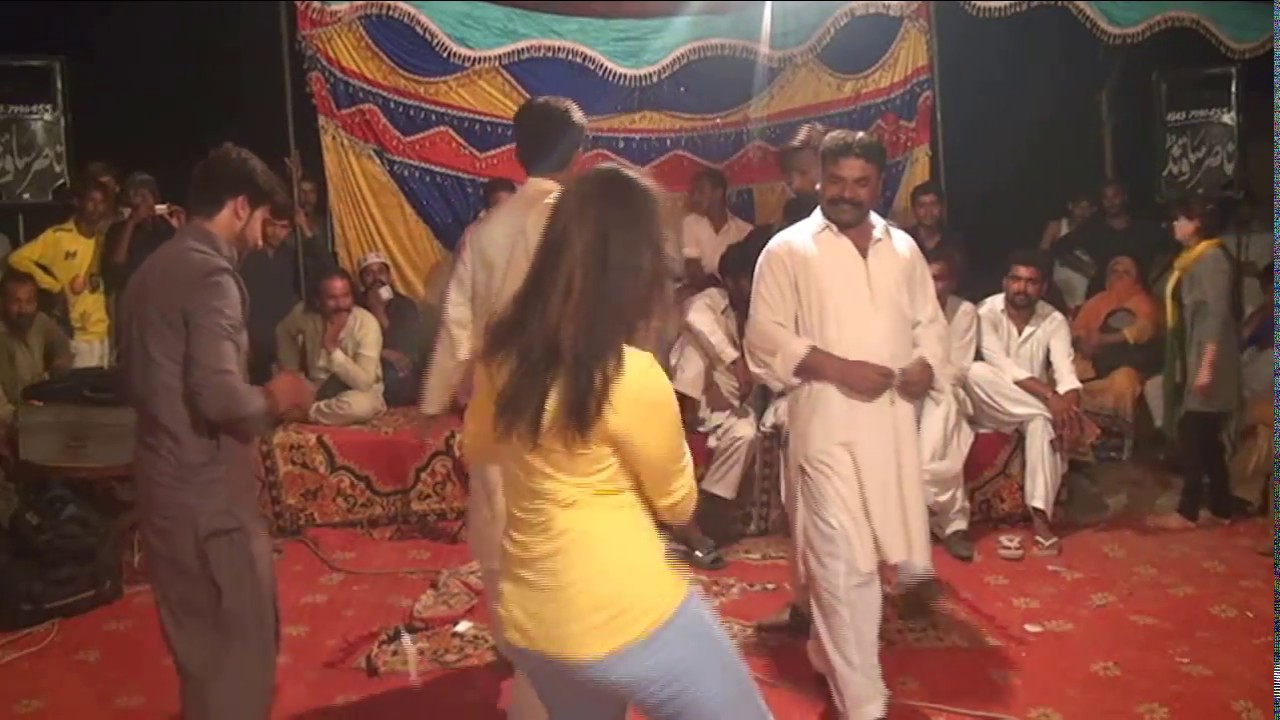 shadi beya dance in pakistan new 2018 local desi masti wedding program 2 - YouTube
