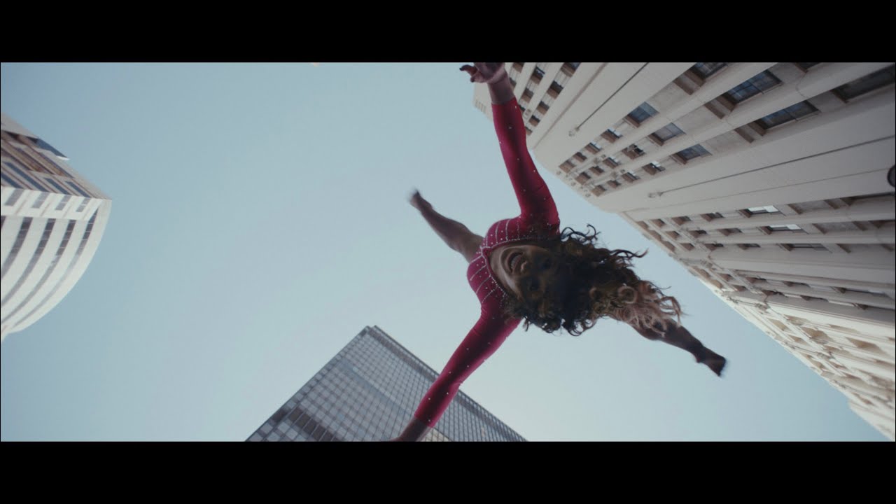 Toyota Yaris Katelyn Ohashi Philippe André - YouTube