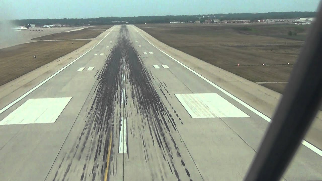 Byron Gillespie & King Air N15CT Landing at KRFD Rockford, IL - YouTube
