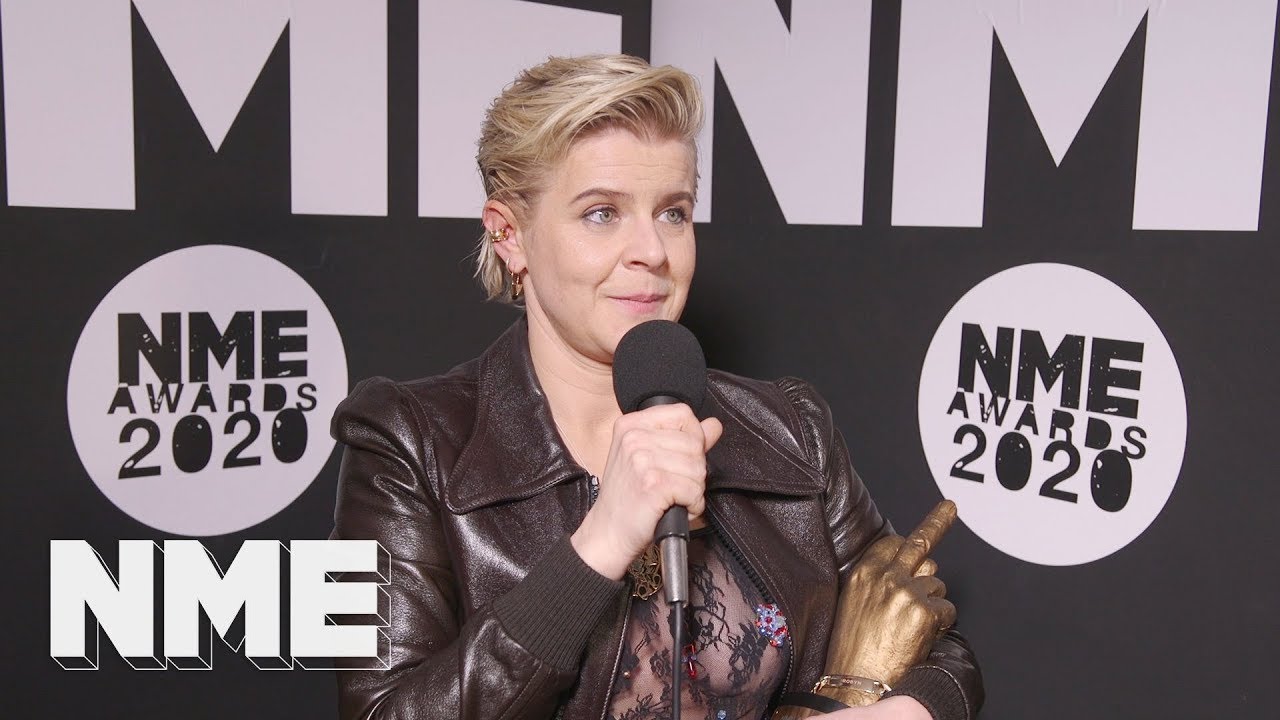 Robyn laughs about her "complicated" songwriting process at the NME ...