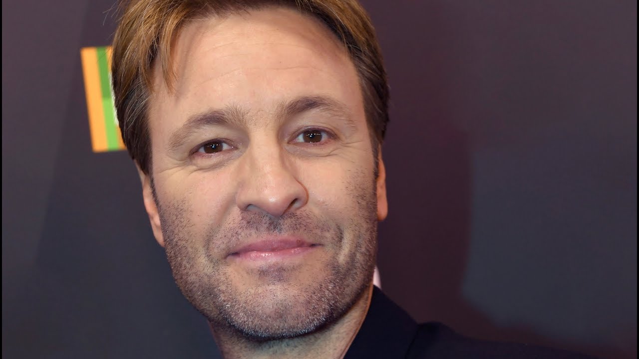 Een 'dr0 evige' dag voor presentator Viktor Brand - YouTube