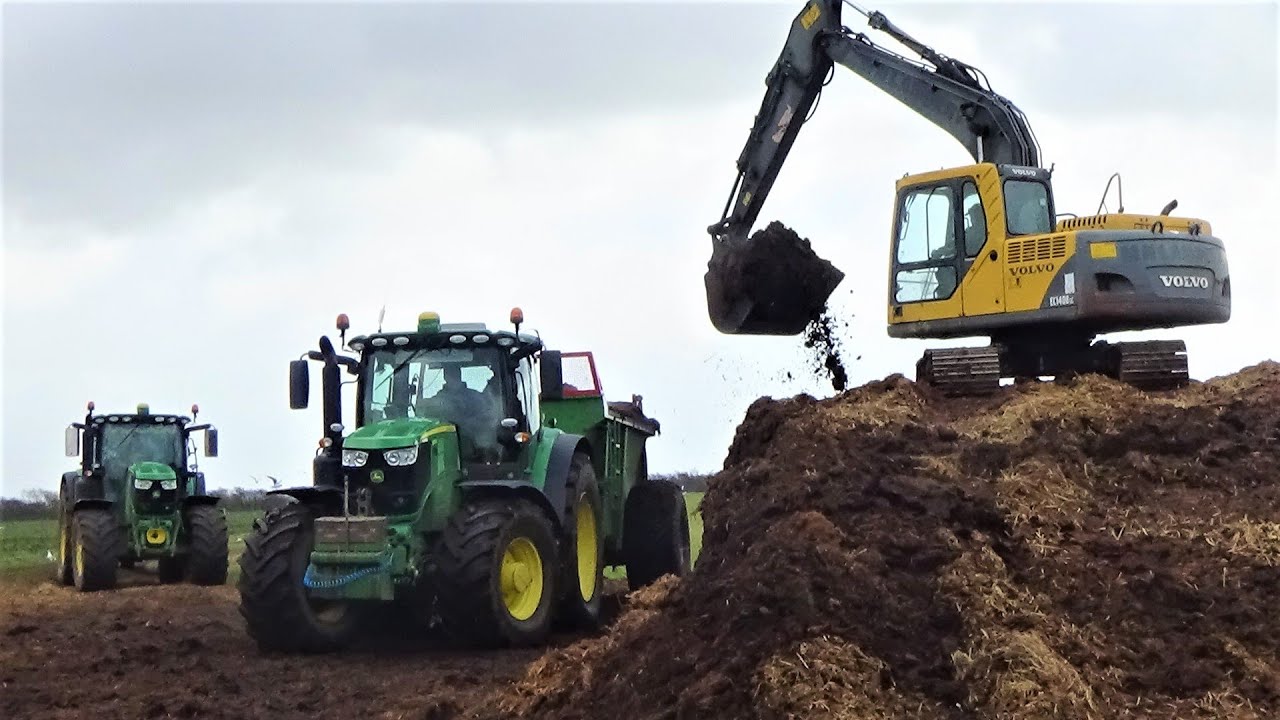 Muck Spreading by the Coast with John Deere's & Loading with Volvo ...
