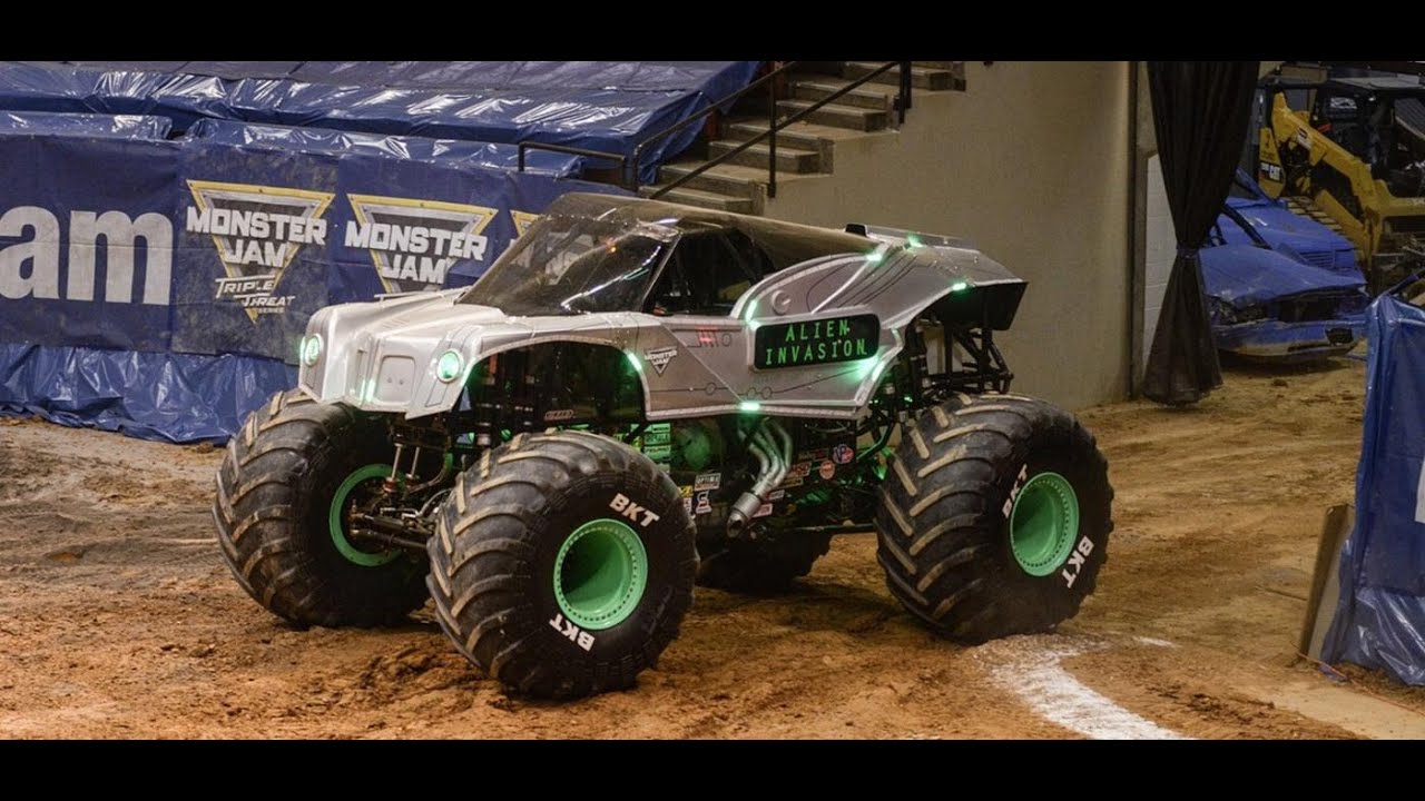 Alien Invasion Monster Jam Theme Song - YouTube