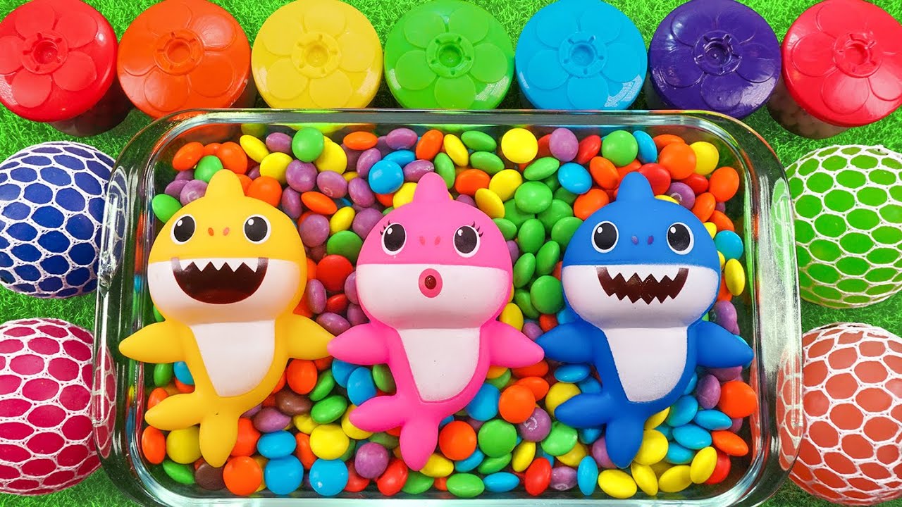 Ping Fong Shark !!! Mixing Candy M&M into Bathtub & Glossy Skittles ...