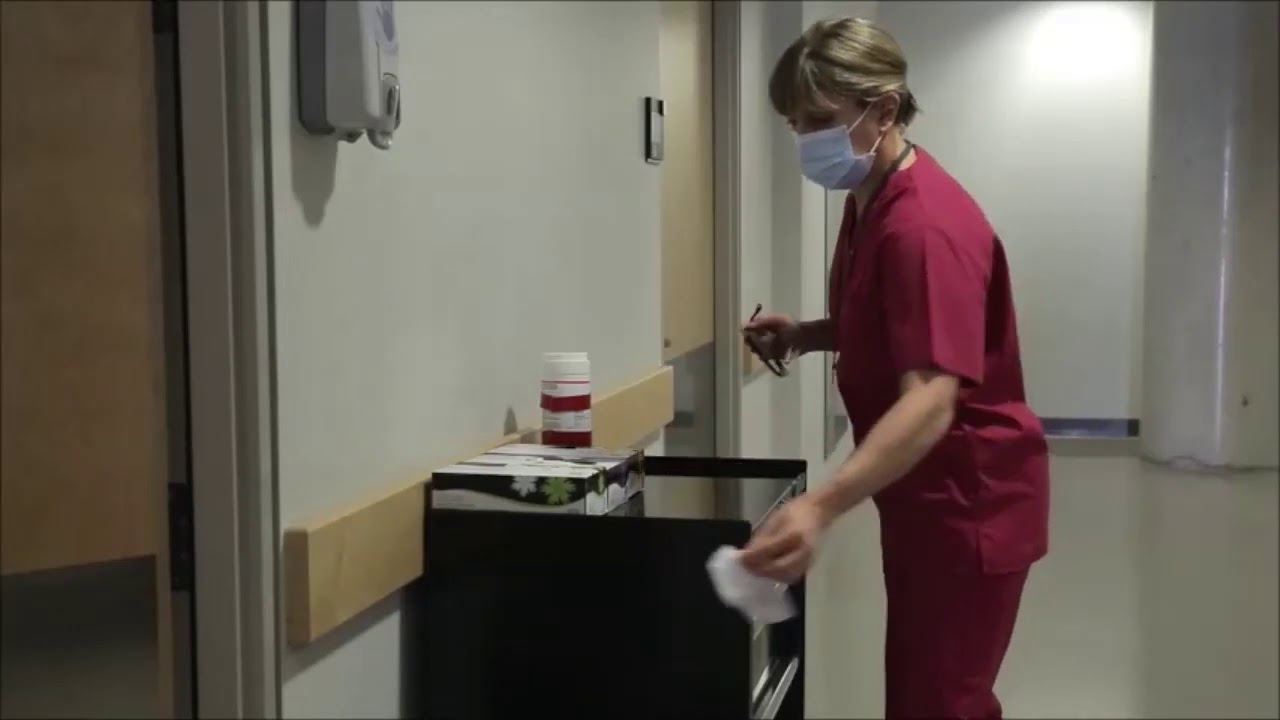 Taking off Mask and Eye Protection (Descriptive Video) - YouTube