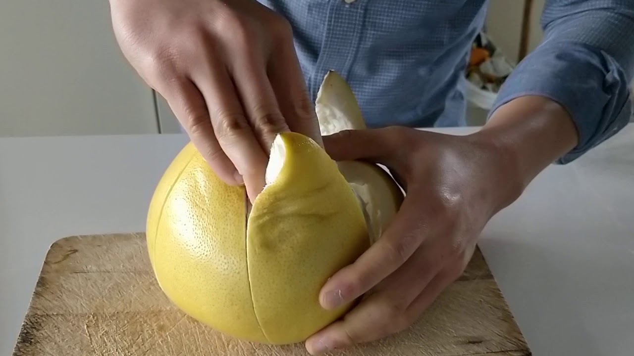 How to open an English pomelo - YouTube