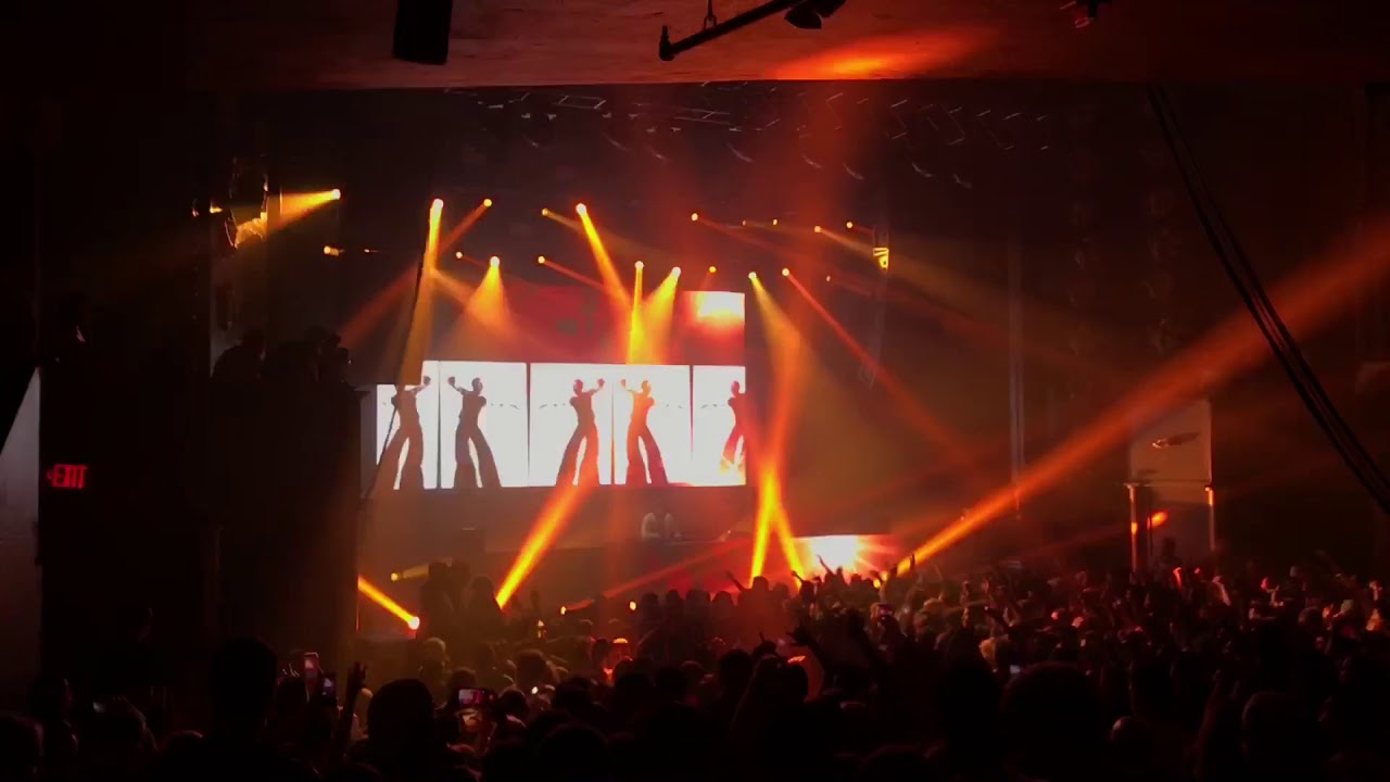 Tiësto - Club Life College Tour, 2017 - YouTube