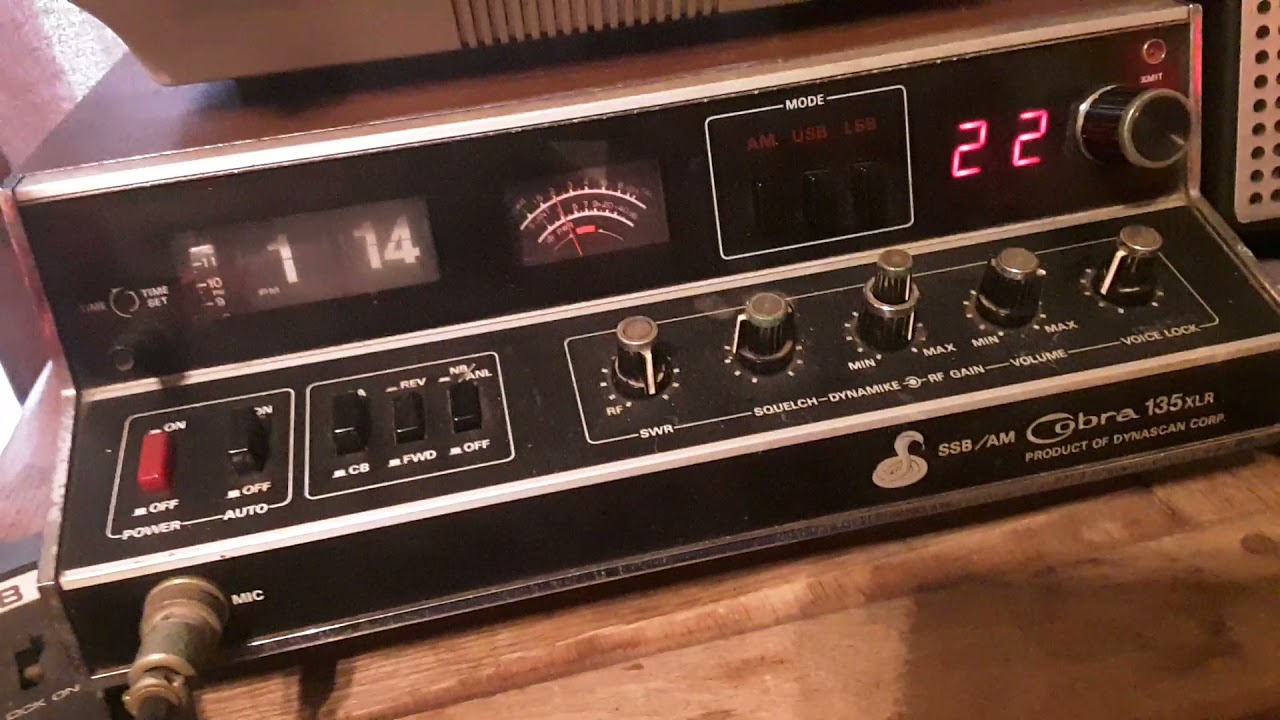 A closer look at the Cobra 135 XLR CB radio - YouTube