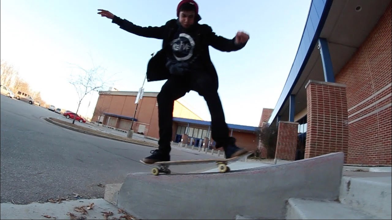 World's Smallest Skate Hubba! - YouTube