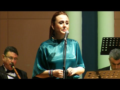 NEŞE DURSUN SARAÇ  - EĞİLMEZ BAŞIN GİBİ  GÖKLER BULUTLU EFEM