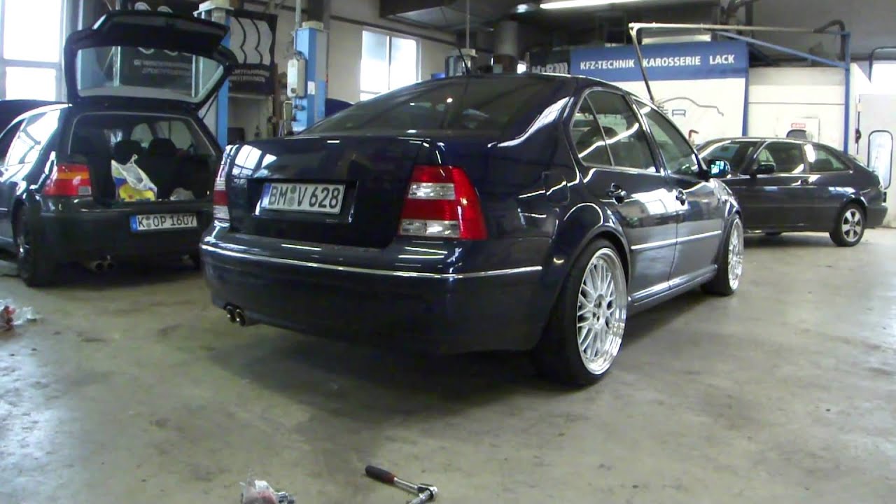 Bora V6 BlueMotion R32-Sound - YouTube