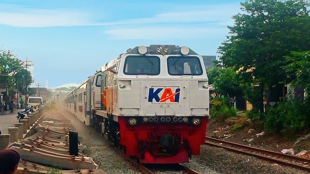 Semboyan 35 Super Panjang...!!Kereta Api Argo Parahyangan,Ka Ciremai ...