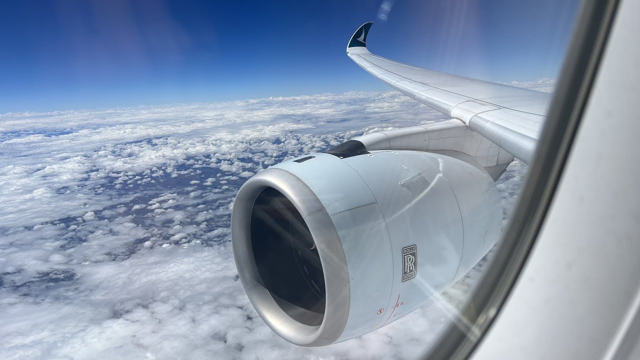 [Engine roar!] Cathay Pacific A350-1000 takeoff and landing (LHR → HKG ...