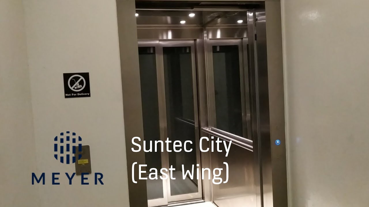 Meyer lift at Suntec City (East Wing) - YouTube