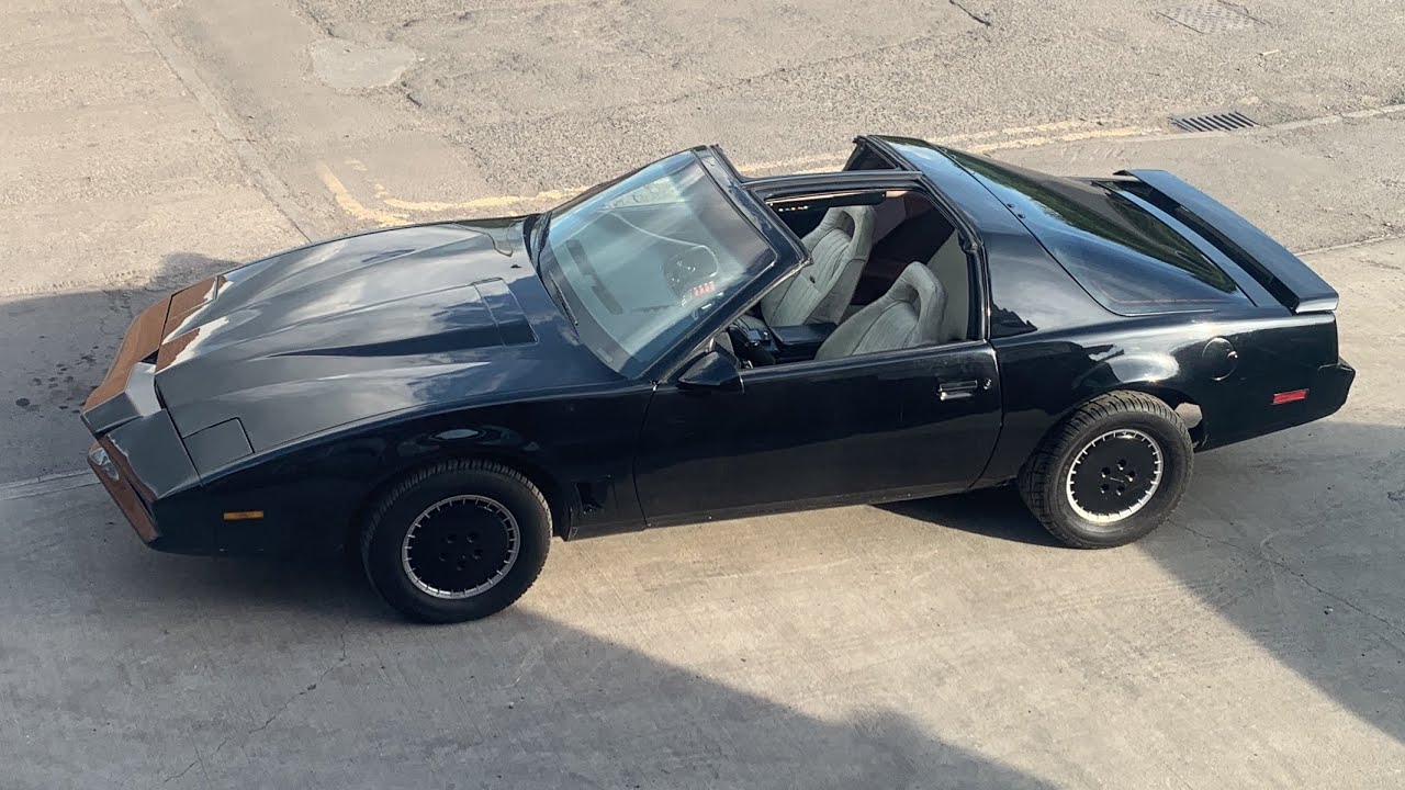 Knight Rider KITTS first run - YouTube