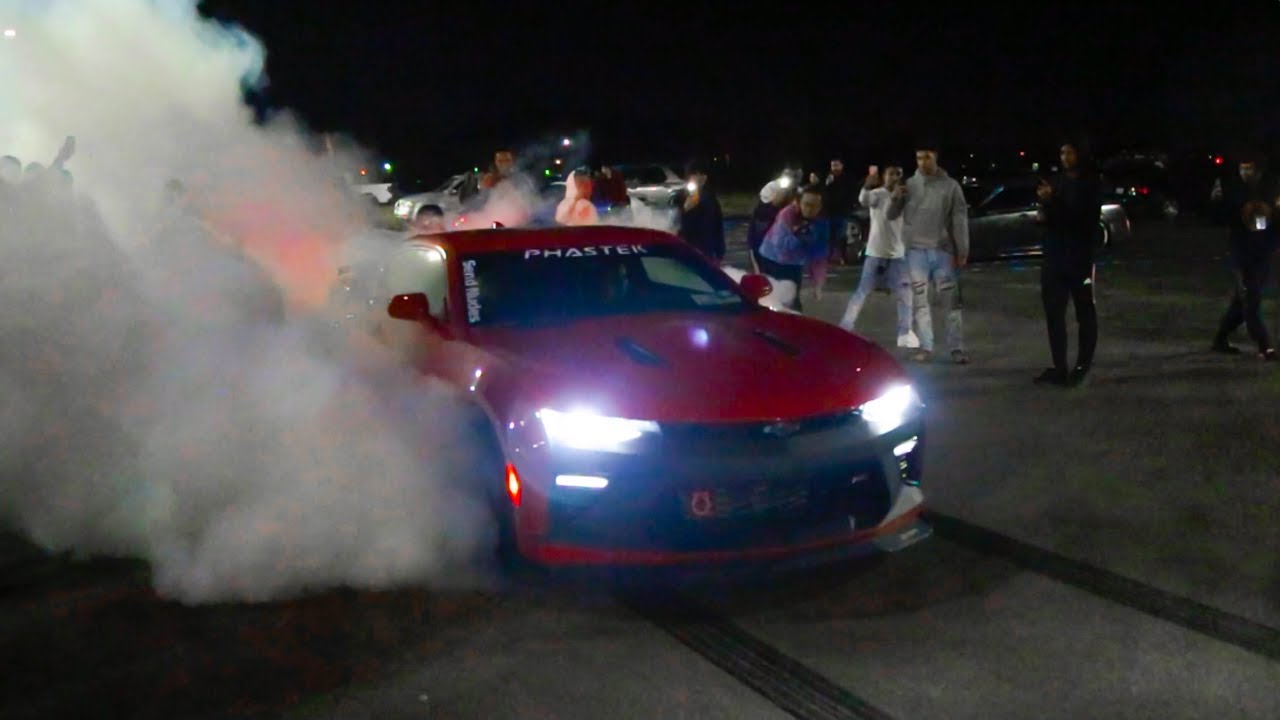 CAMAROS Rip MASSIVE Burnouts at Small Car Meet! - YouTube