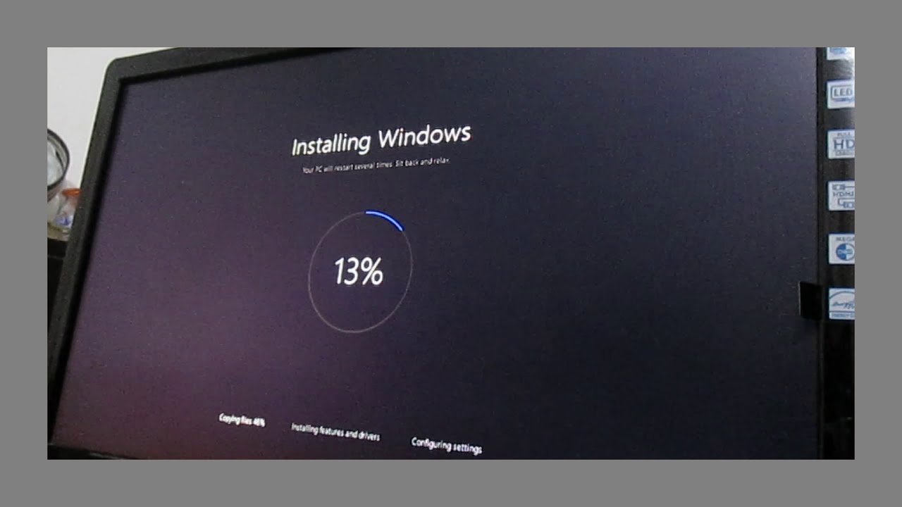 Installing Windows 10 Timelapse - YouTube