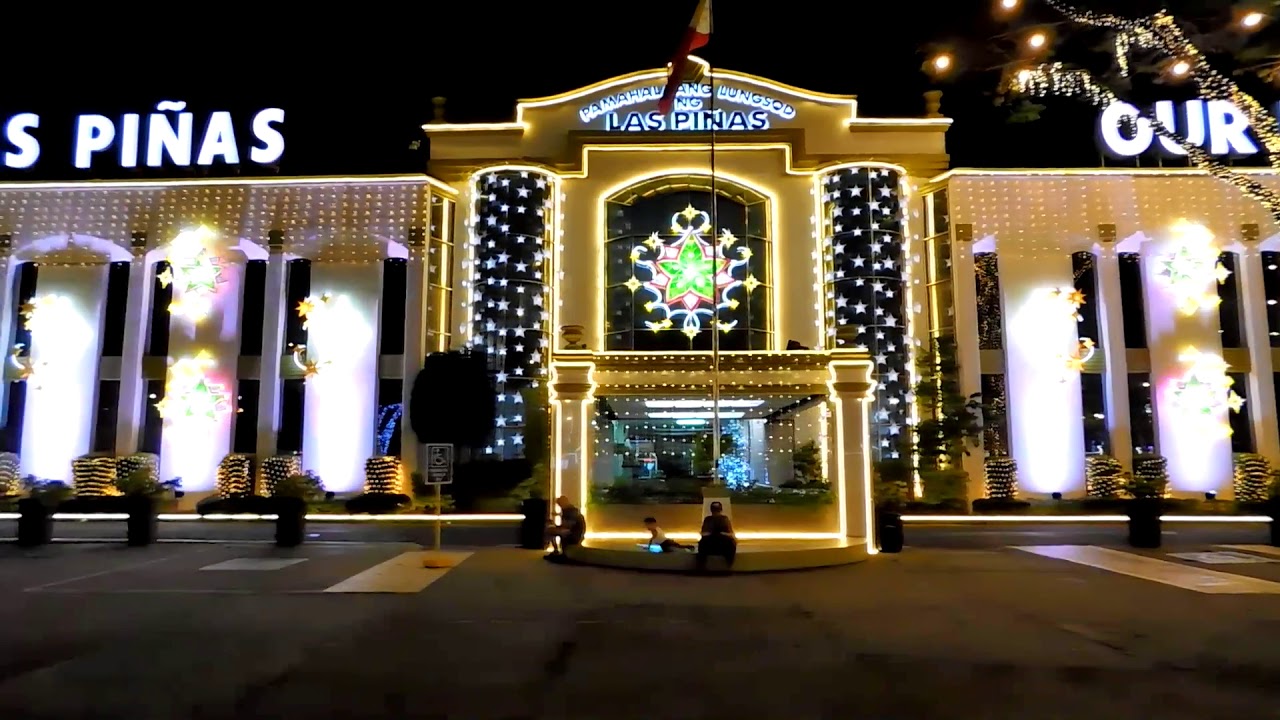 LAS PINAS CITY HALL CHRISTMAS LIGHTS . - YouTube