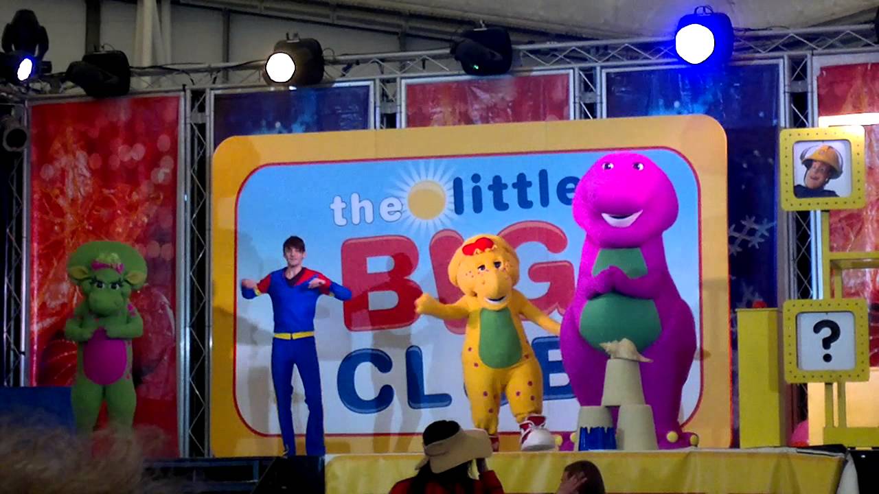 Butlins 2011- Barney dino dance - YouTube