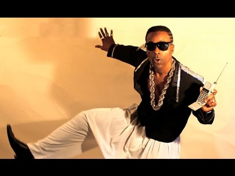 MC Hammer "Shows Off New Dance Moves" - YouTube