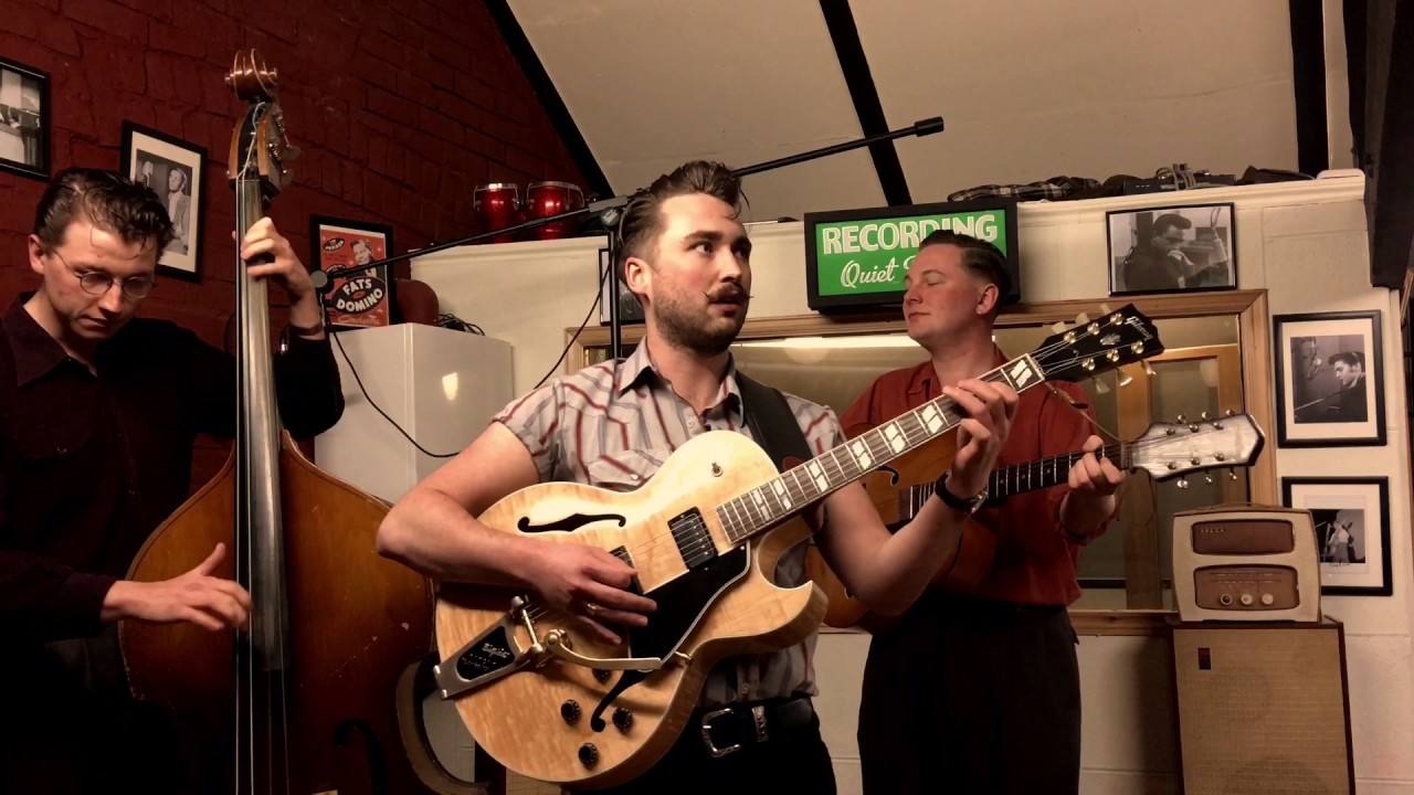 Tim Bloomer - Sugarfoot Boogie (Hank Garland) - YouTube