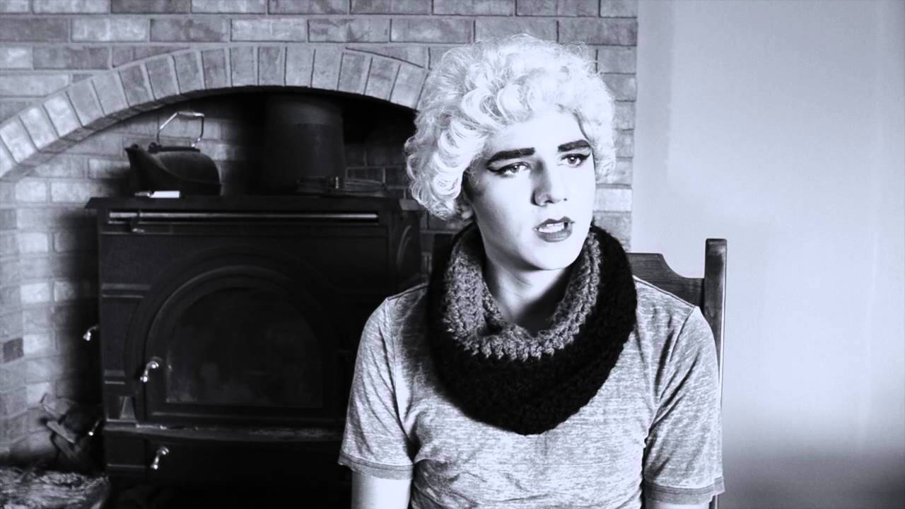 Darling, Smoking ain't fabulous - YouTube