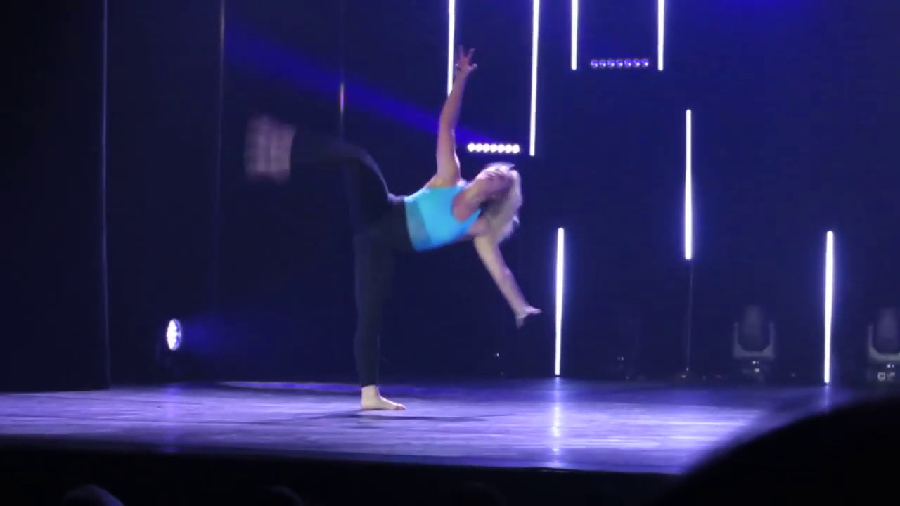 Victoria Baldesarra Solo ||The Next Step Live|| - YouTube