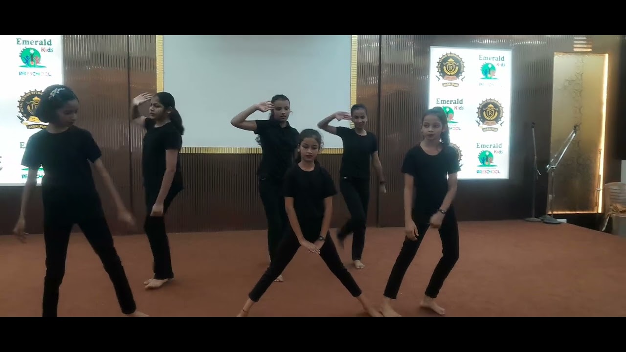 mardani dance for independence day #group dance - YouTube