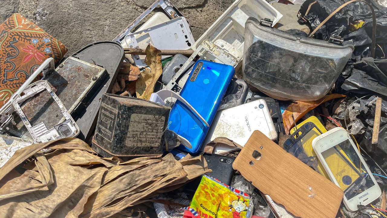 Thank God, still found the broken phone in the trash|| phone ...