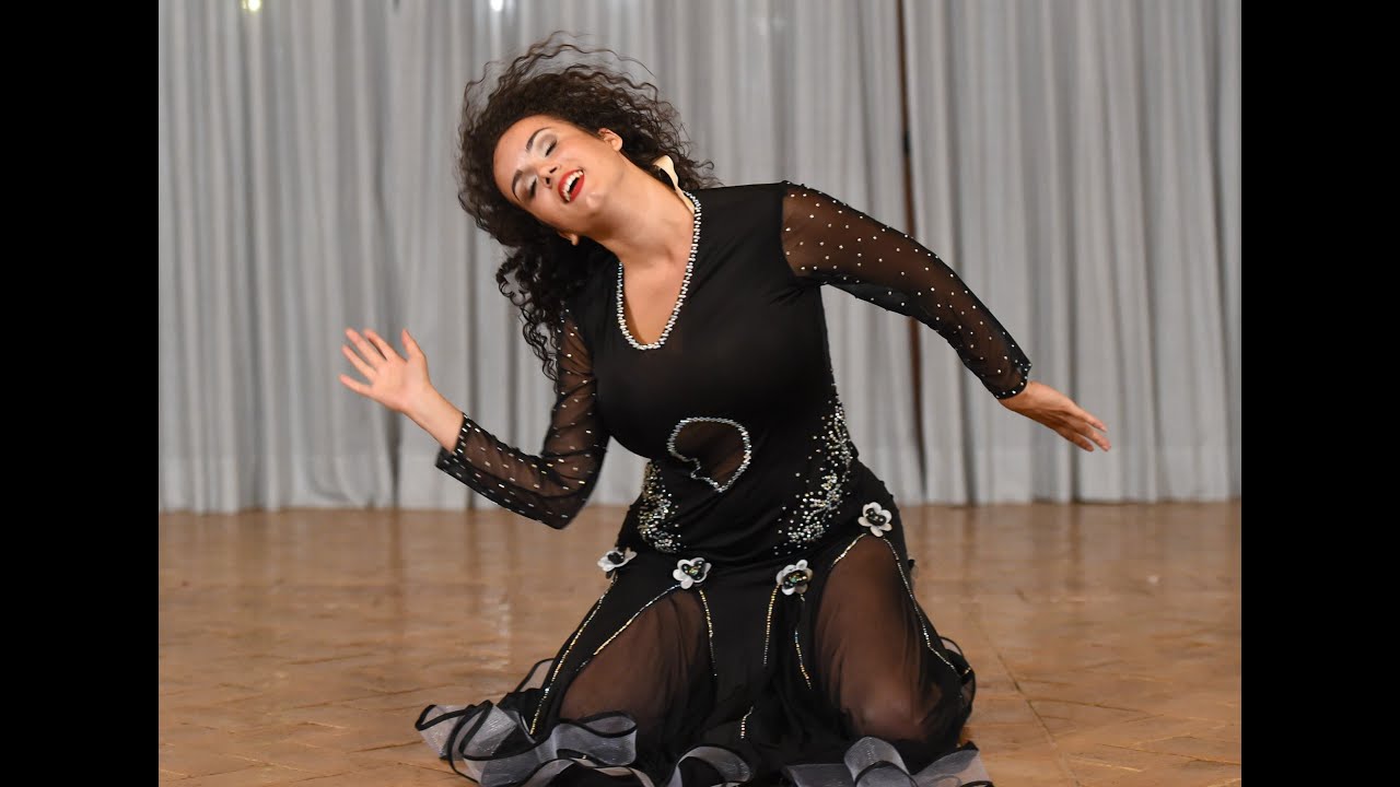 Iraqi dance - Raqs al Kawleeya - YouTube