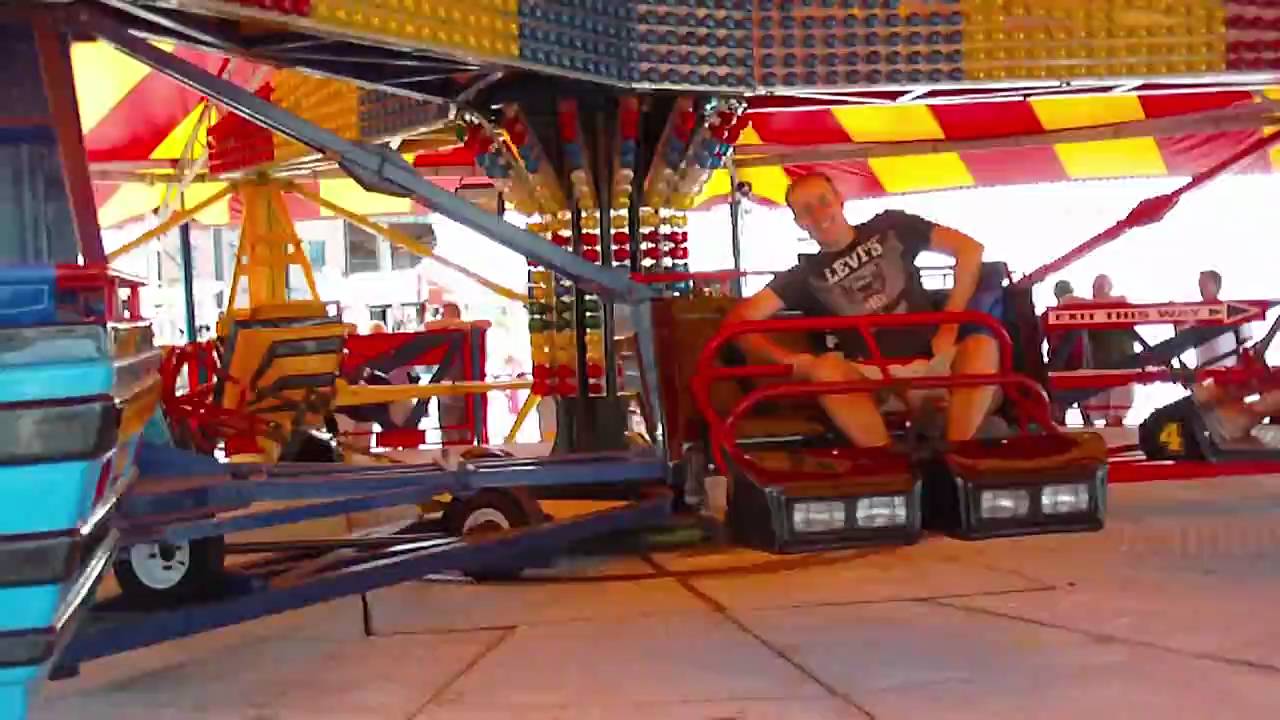 Twist Ride on Brighton Pier. - YouTube