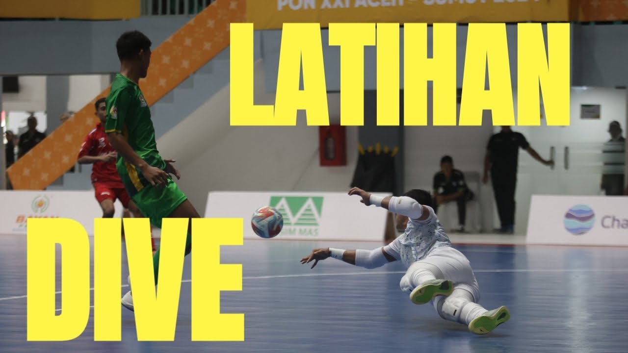 TRAINING GOALKEEPER FUTSAL , BASIC CROSS L DAN DIVE BOLA BAWAH - YouTube