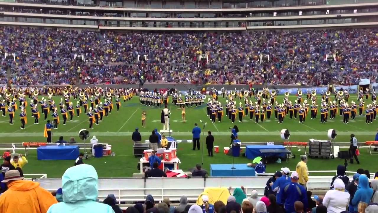 UCLA Bruin Marching Band - Queen Show - We Will Rock You (Opener) - YouTube