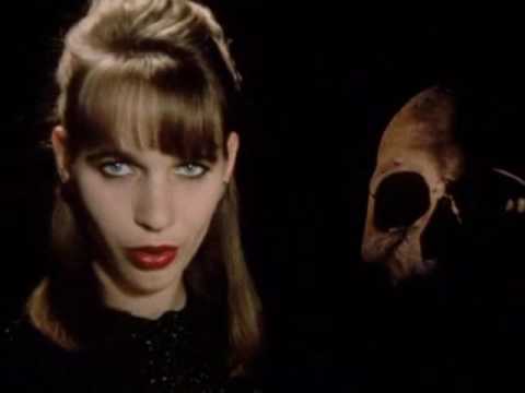 Hermann Kopp (la musique) et Monika M -Squelette delicieux(NEKRomantik 2)