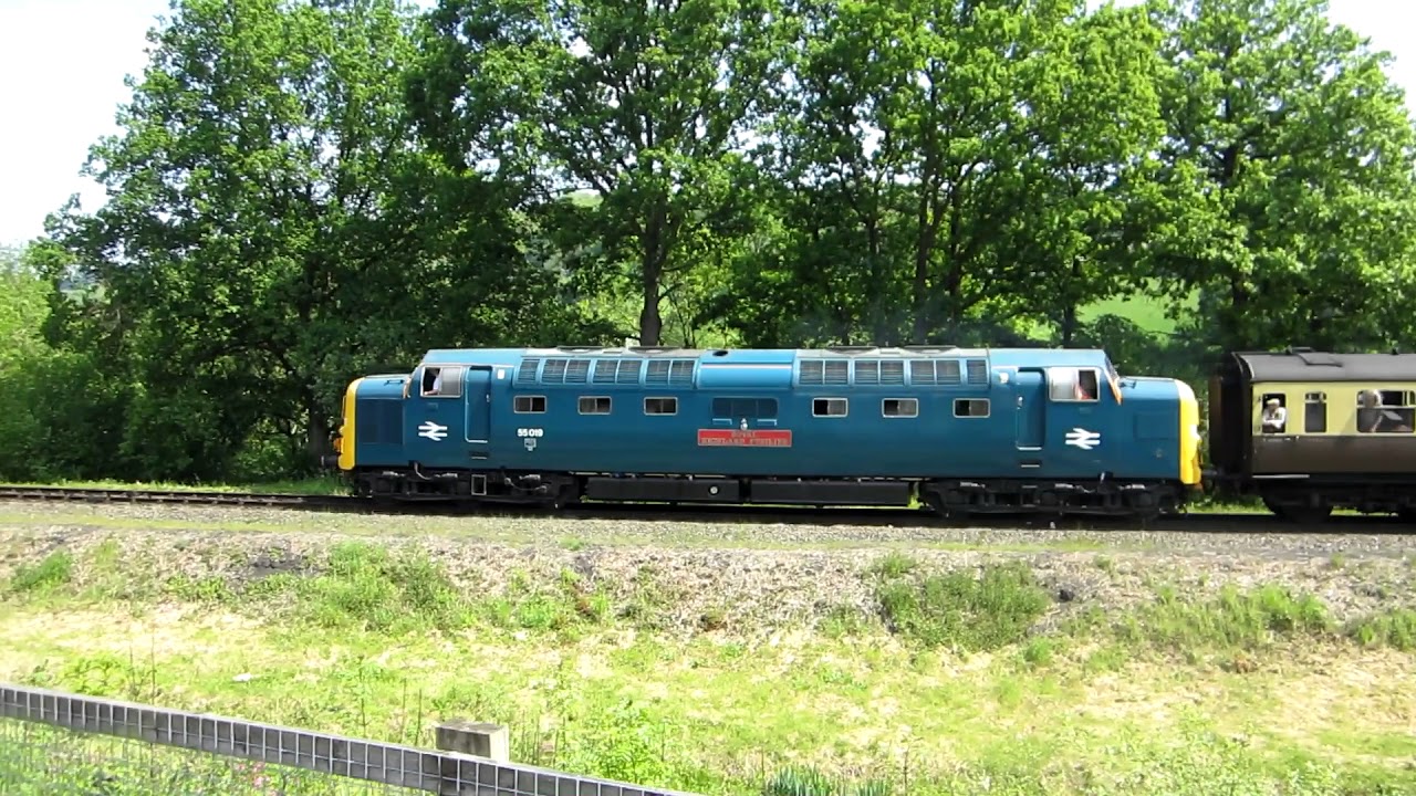 Class 55 Deltic Highland Fusilier from Kidderminster - YouTube