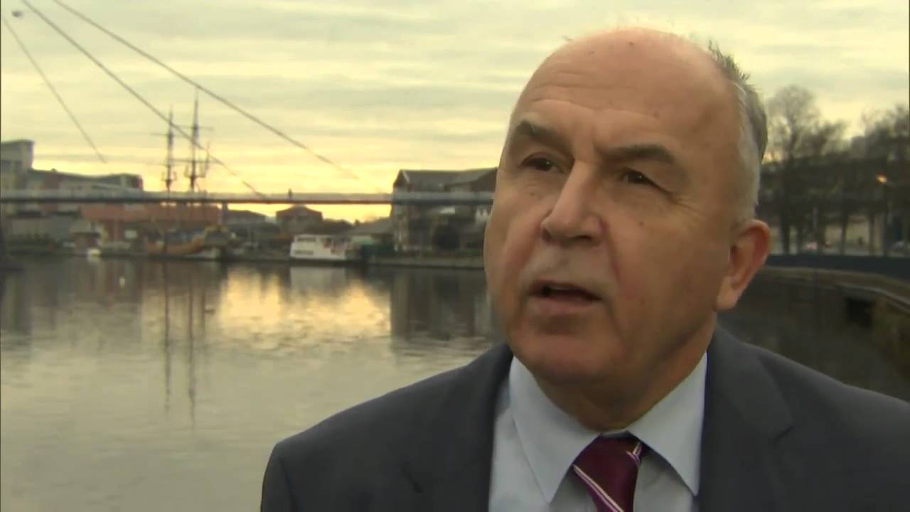 Middlesbrough Asylum-Seekers Suffer Abuse Due To Red Doors - YouTube