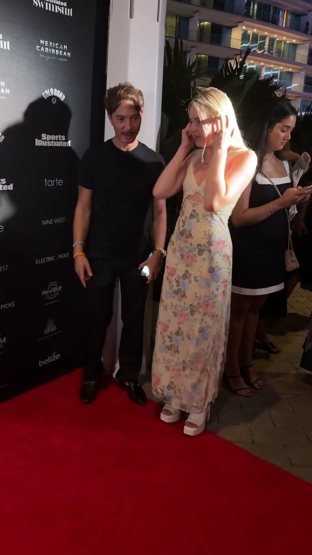 Meredith Good in Miami - YouTube