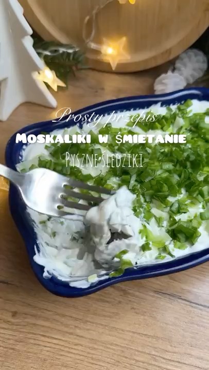 Moskaliki w śmietanie - prosty przepis #pyszneśledzie #przekąski # ...