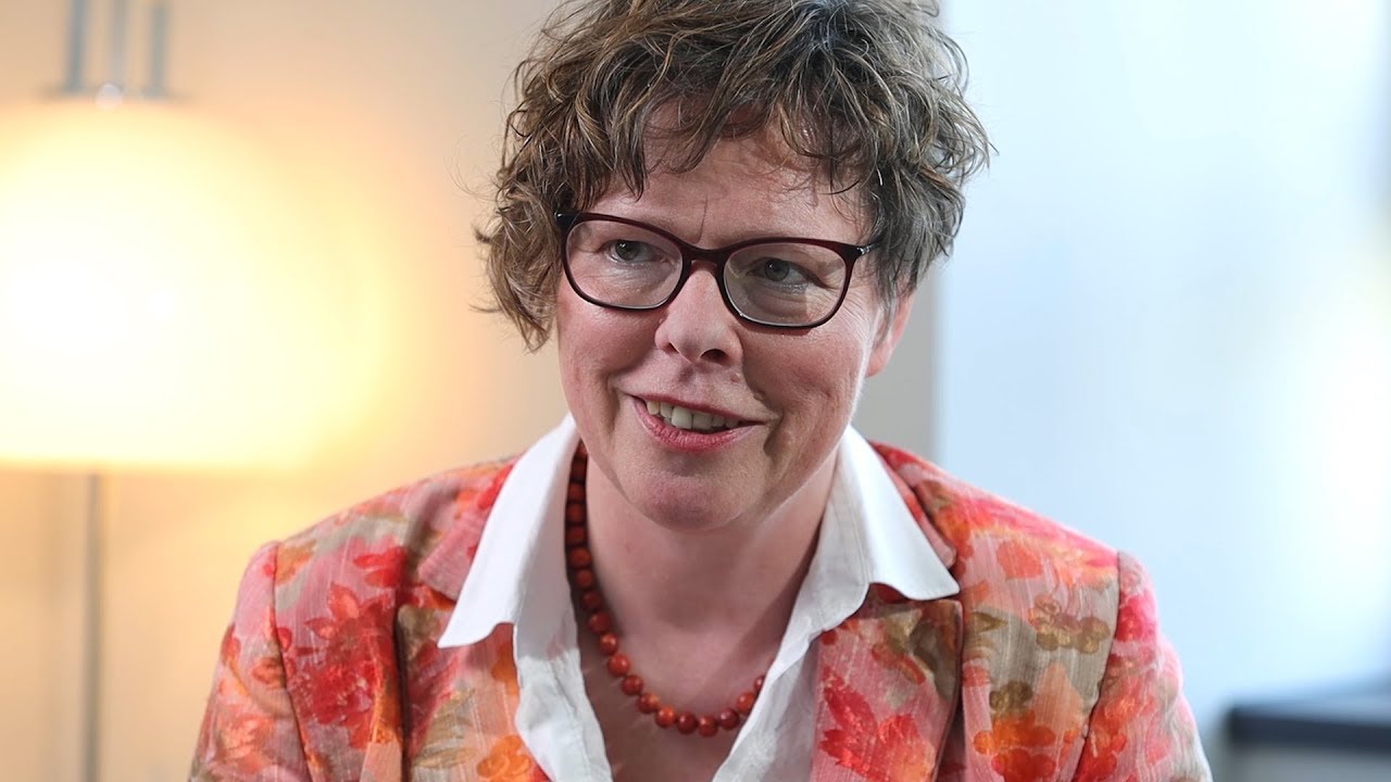 Bischofskandidatin Prof. Dr. Beate Hofmann - YouTube