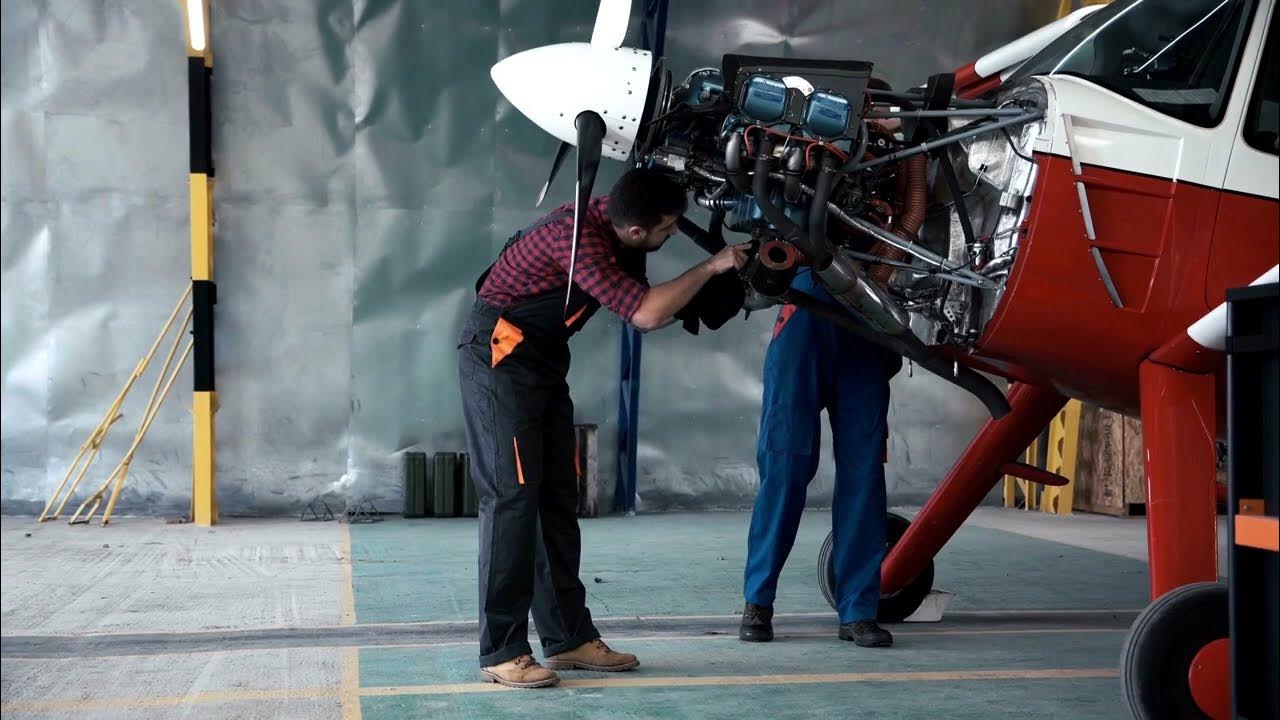 Realistic Careers Aircraft Mechanic - YouTube