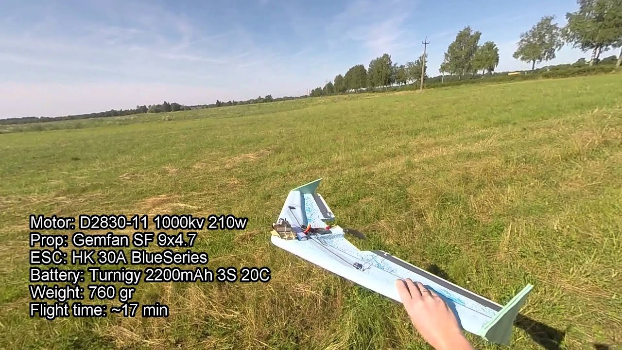 KFm2 Flying Wing maiden flight - YouTube