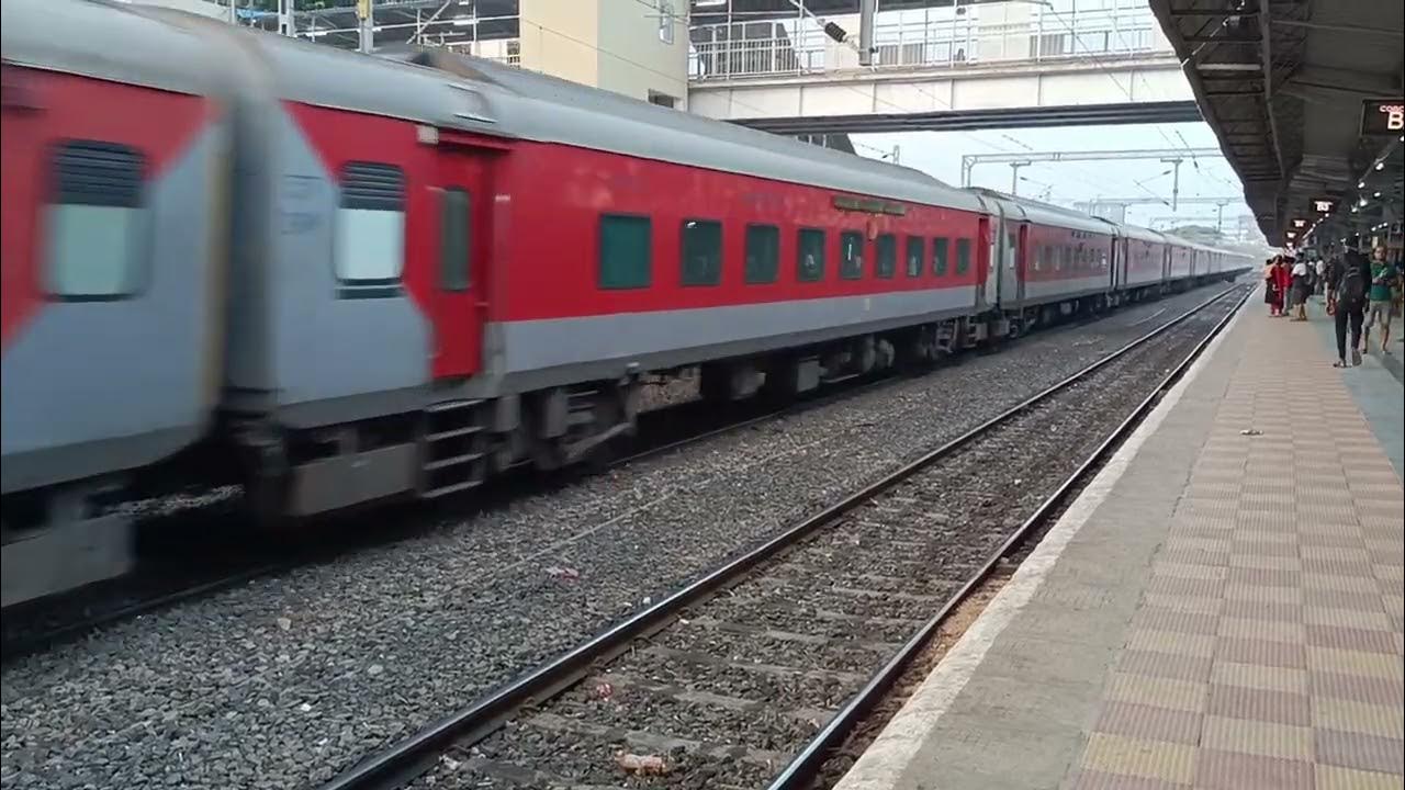 22692 - K.S.R Bengaluru Rajdhani Express Thrashing Lingampalli #rajdhaniexpress #indianrailways ...