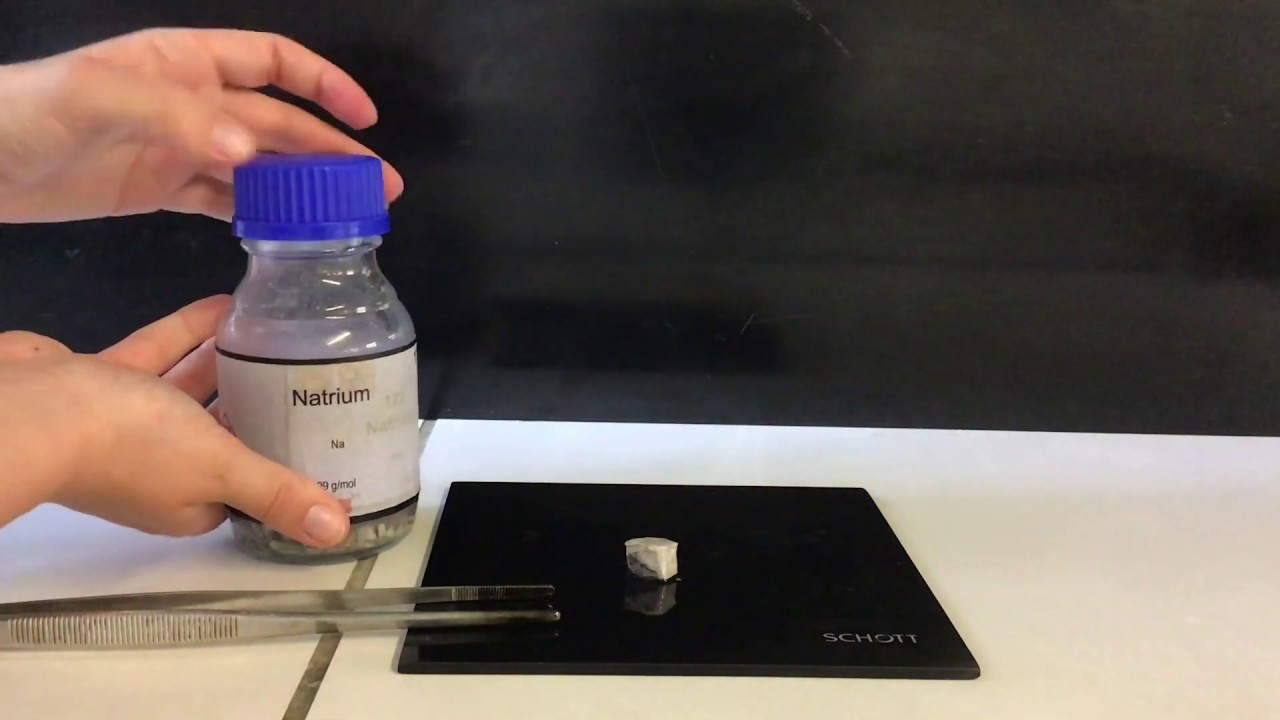 Metallischer Glanz von Natrium - YouTube