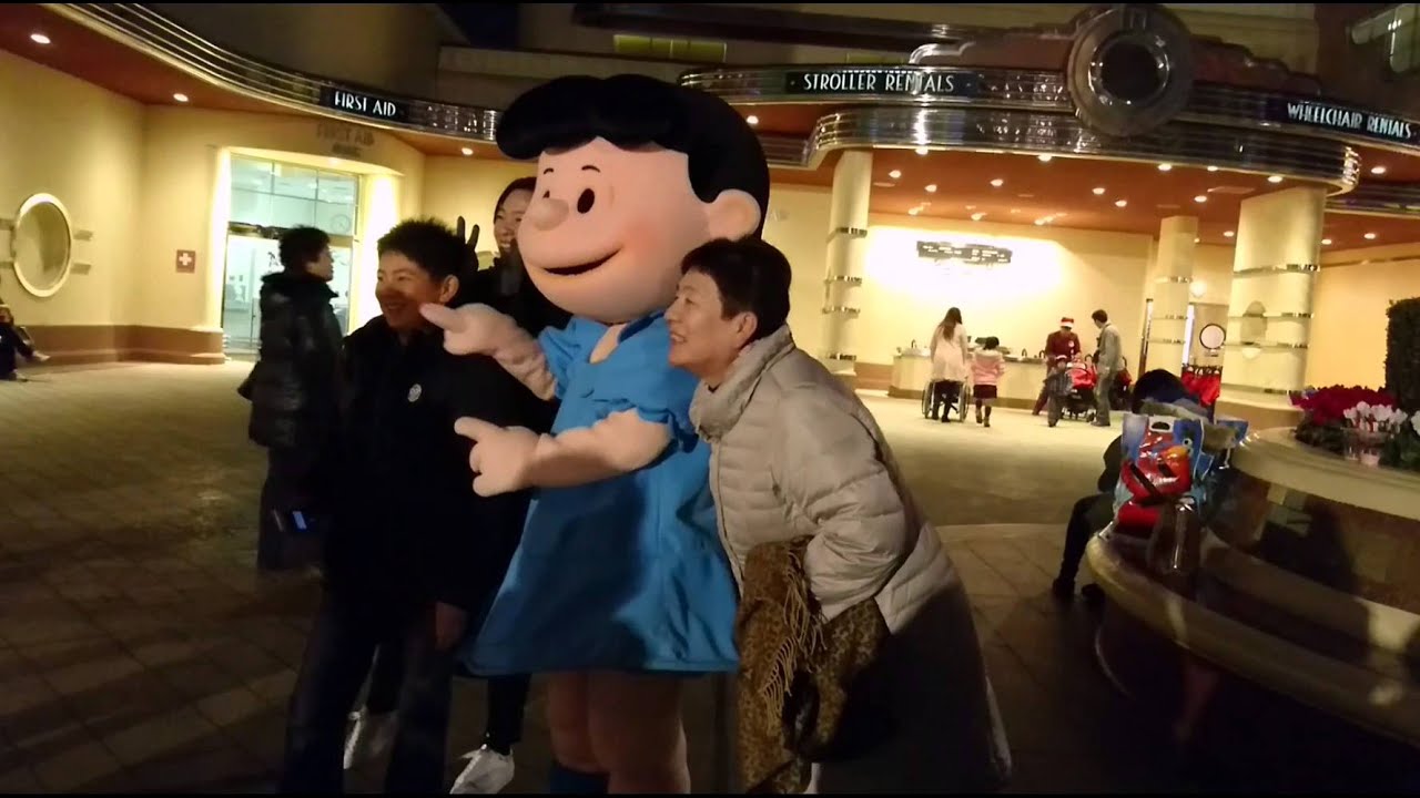 USJ 2016.1.3 ルーシー - YouTube