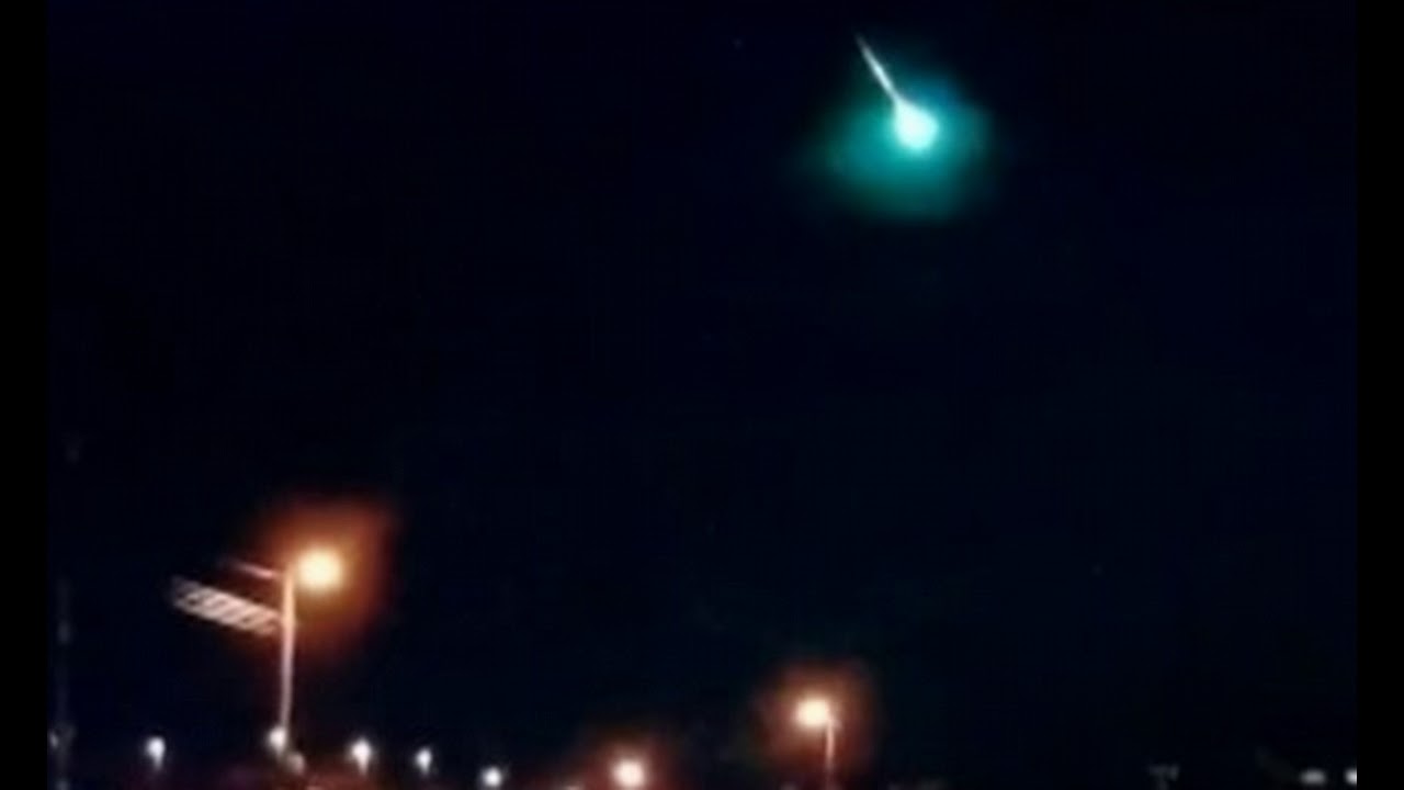 Bright Blue Flash and Loud Boom from Fireball Over Texas - YouTube