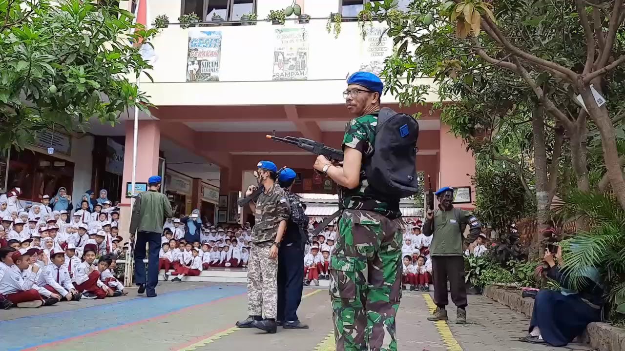 Peringatan Hari Pahlawan SD Insan Amanah Malang 2019 - YouTube
