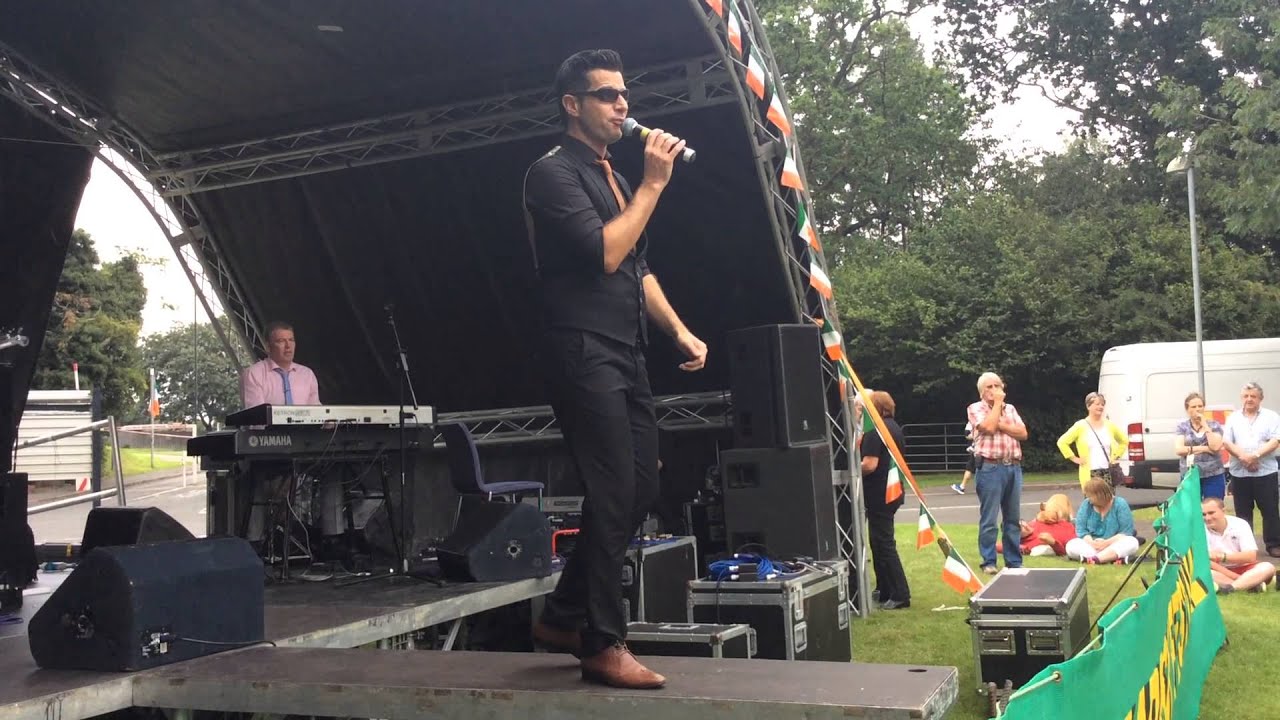 John McNIcholl singing A Mother's Love's A Blessing at The 20th Crawley ...