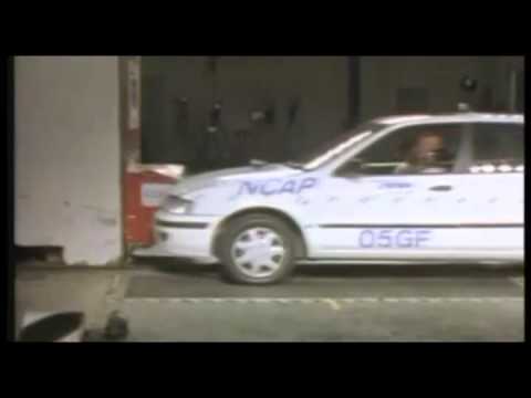 Crash test Nissan Primera 1997