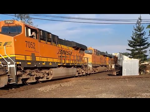 BNSF 7052 Leads an East Bound Intermodal Sandpoint, Idaho - YouTube